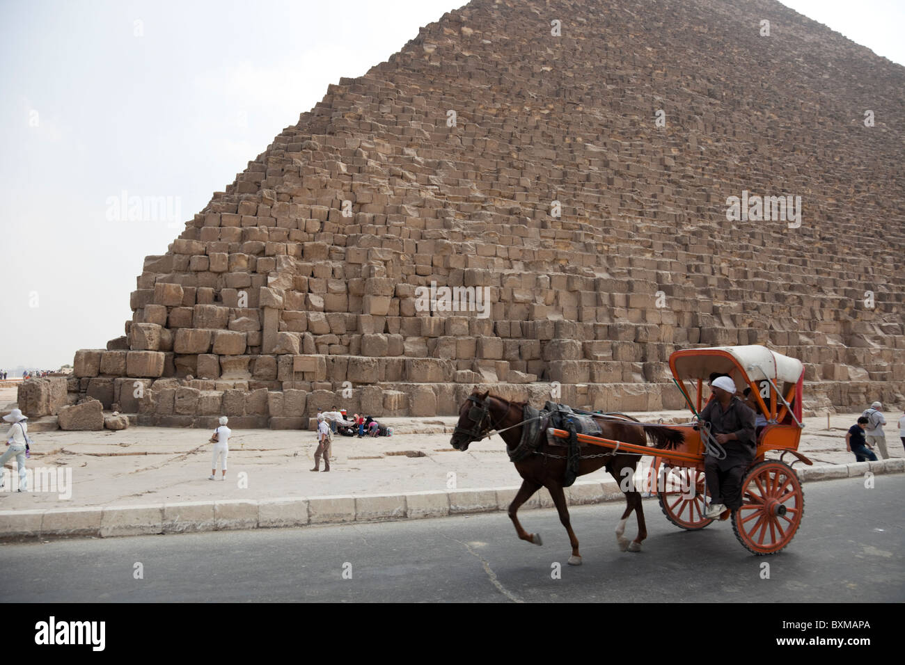Horse pyramid hi-res stock photography and images - Alamy