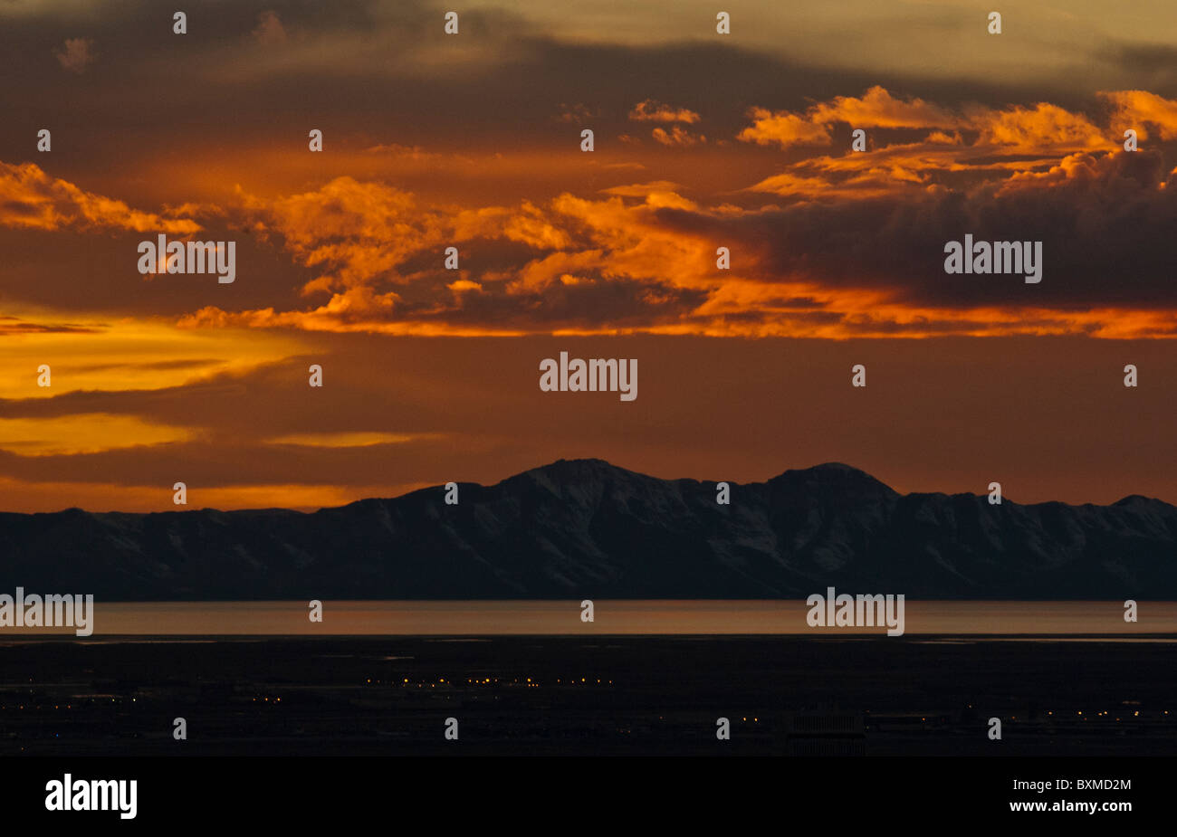 Sunset over Antelope Island and the Great Salt Lake, Utah, USA Stock ...