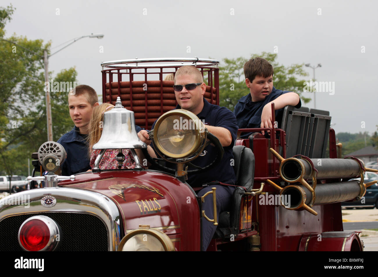 Old fashioned fire truck hi-res stock photography and images - Alamy