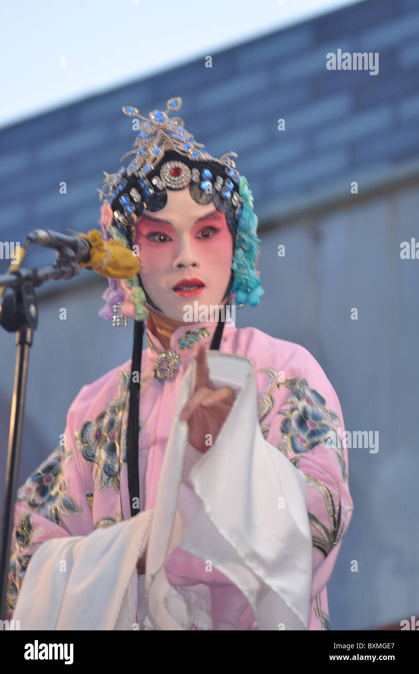 Male opera singer hi-res stock photography and images - Alamy