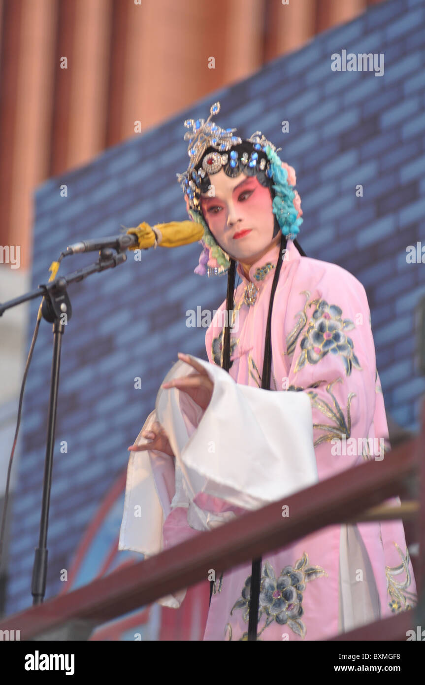 Male opera singer hi-res stock photography and images - Alamy