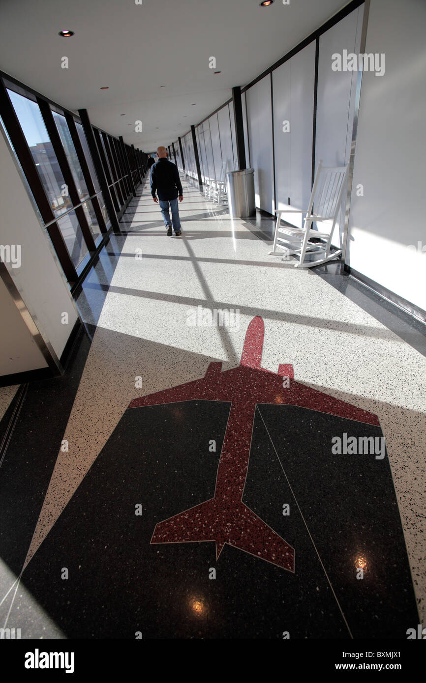 Boston logan airport sign hi-res stock photography and images - Alamy