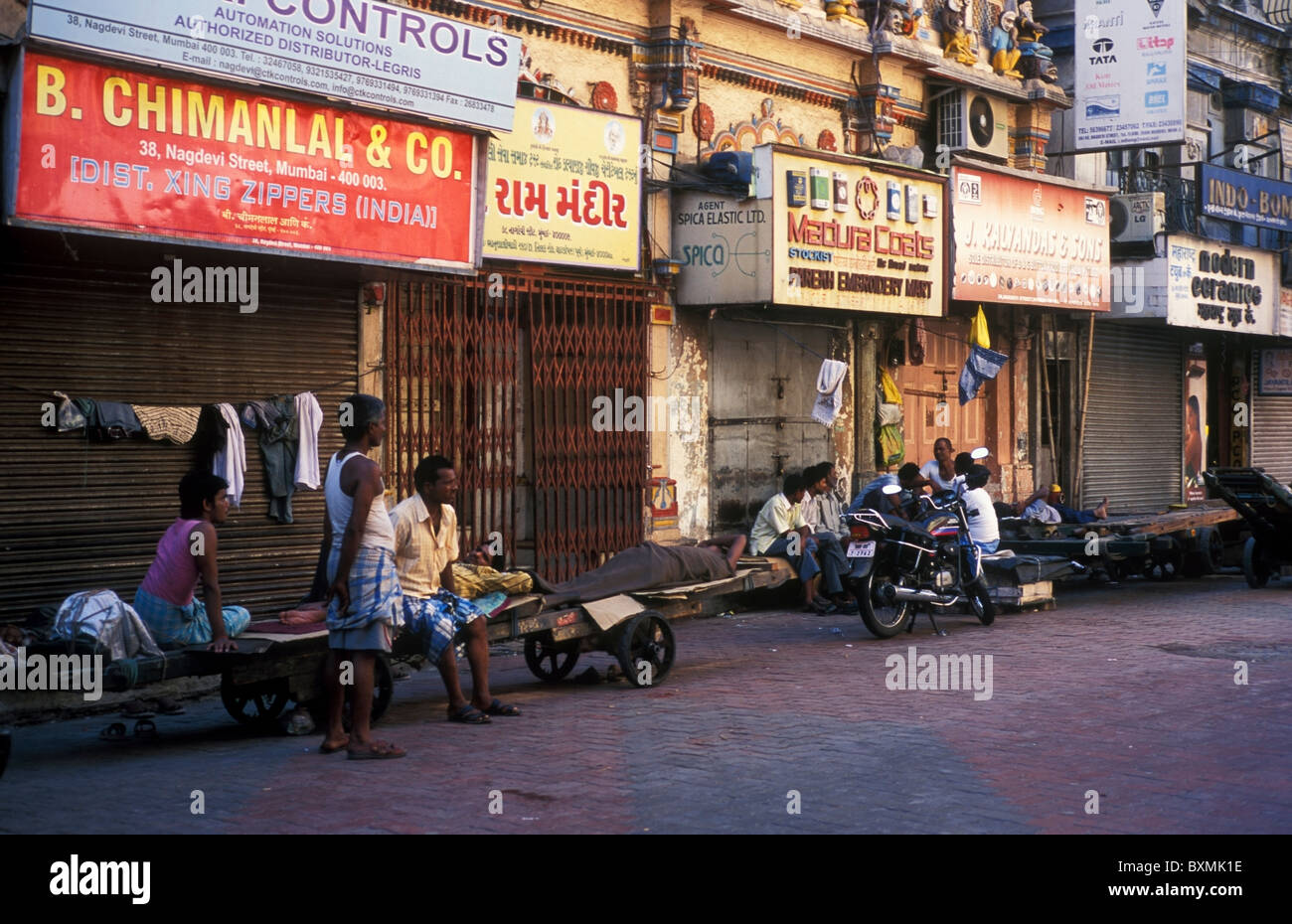 Street scene indian shops stall hi-res stock photography and images - Alamy