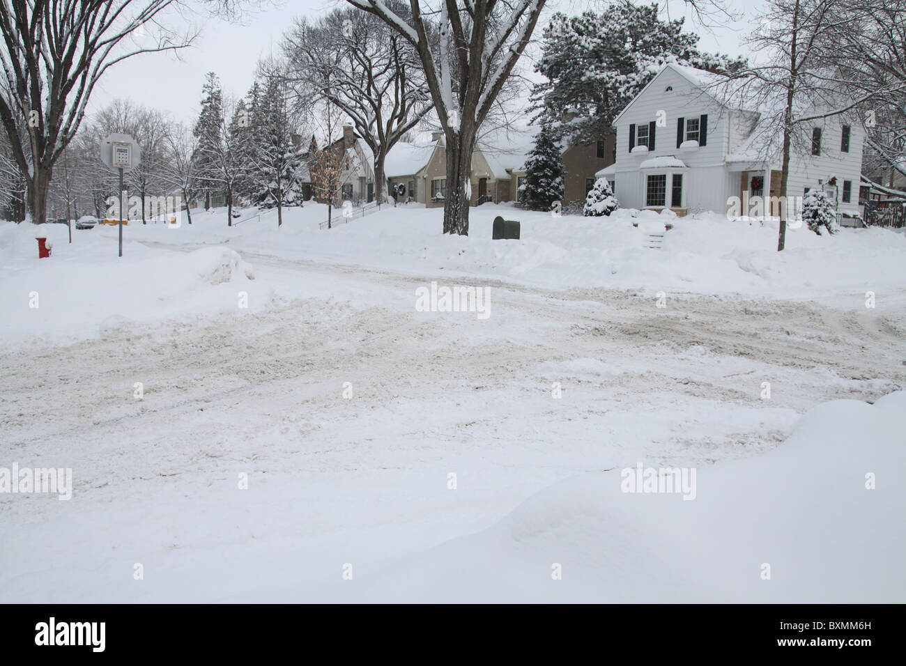 Deep snow covered street hi-res stock photography and images - Alamy