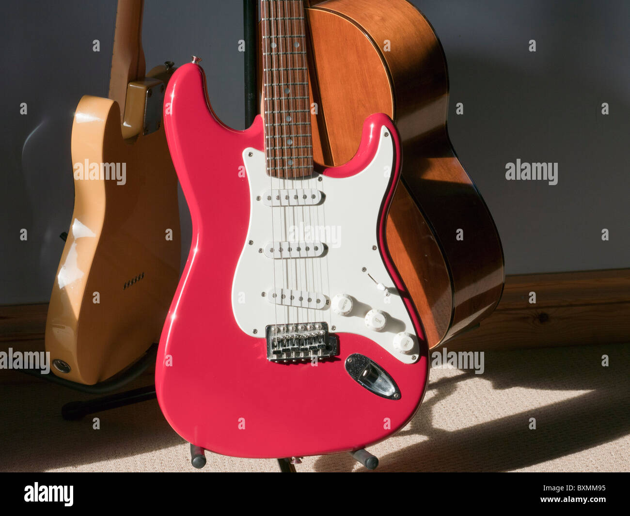 Fender stratocaster red hi-res stock photography and images - Alamy