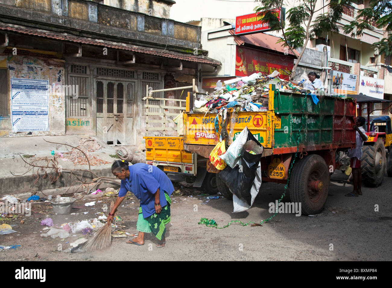 Cleaning Garbage India High Resolution Stock Photography and Images - Alamy