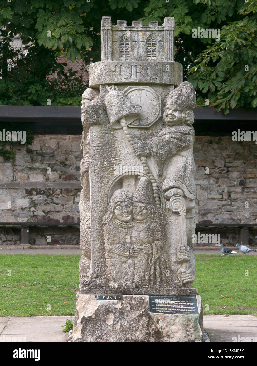 Jonathan sells sculpture christchurch dorset Stock Photo - Alamy
