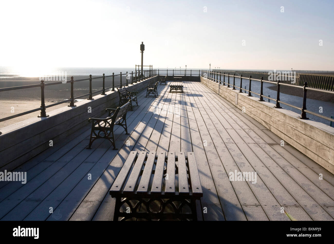 A frosty pier in Littlehampton West Sussex Stock Photo - Alamy