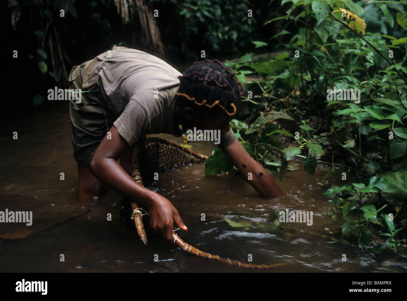 Fang girl with fishing net. " MONTE ALEN National Park " Continental ...