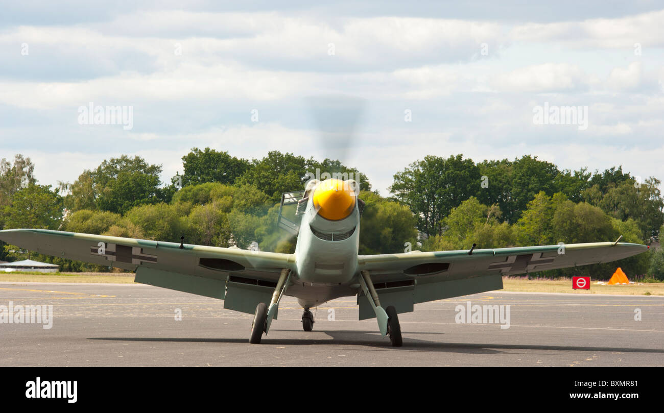 Spitfire wings hi-res stock photography and images - Alamy