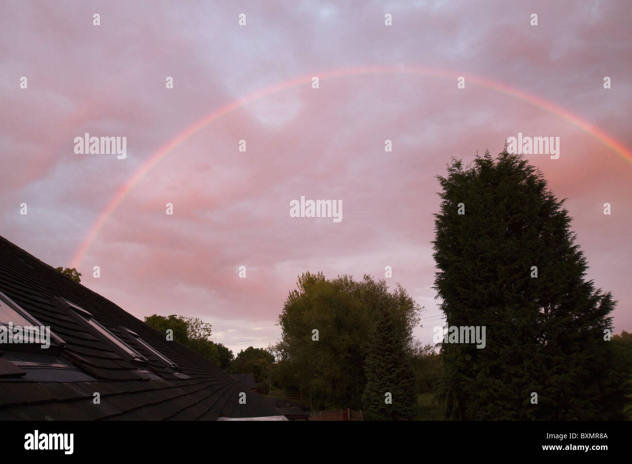 Semi circular rainbow hi-res stock photography and images - Alamy