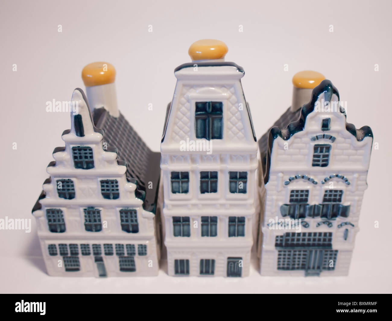 Blue delft house miniature klm hi-res stock photography and images - Alamy