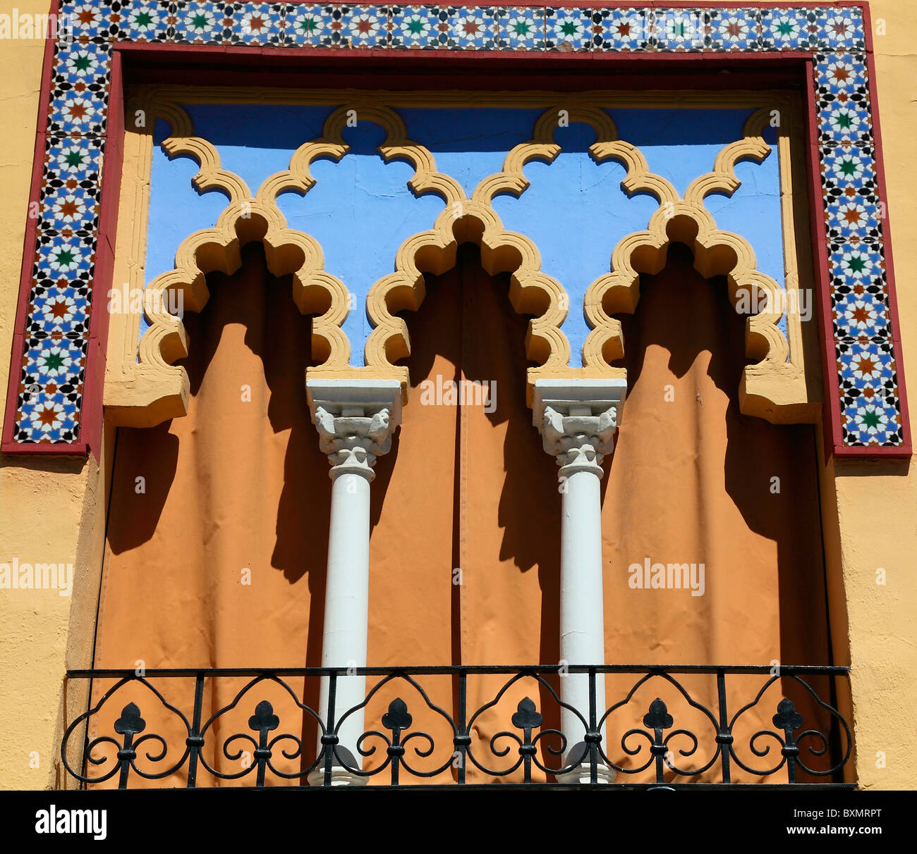 Moorish design window on a building in Cordoba, Spain Stock Photo - Alamy