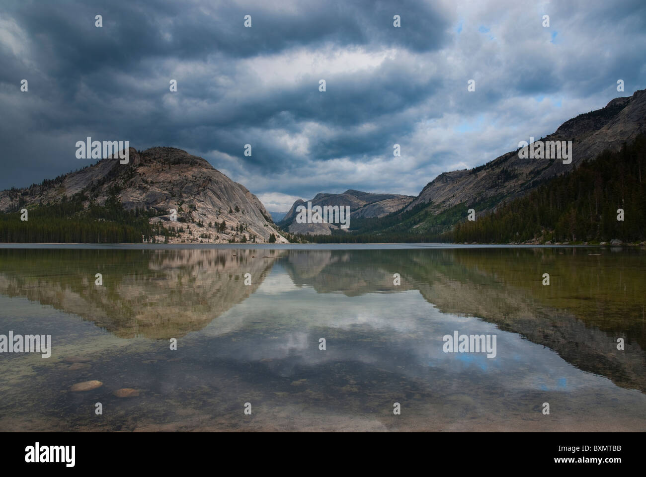 Yosemite valley on cloudy day hi-res stock photography and images - Alamy