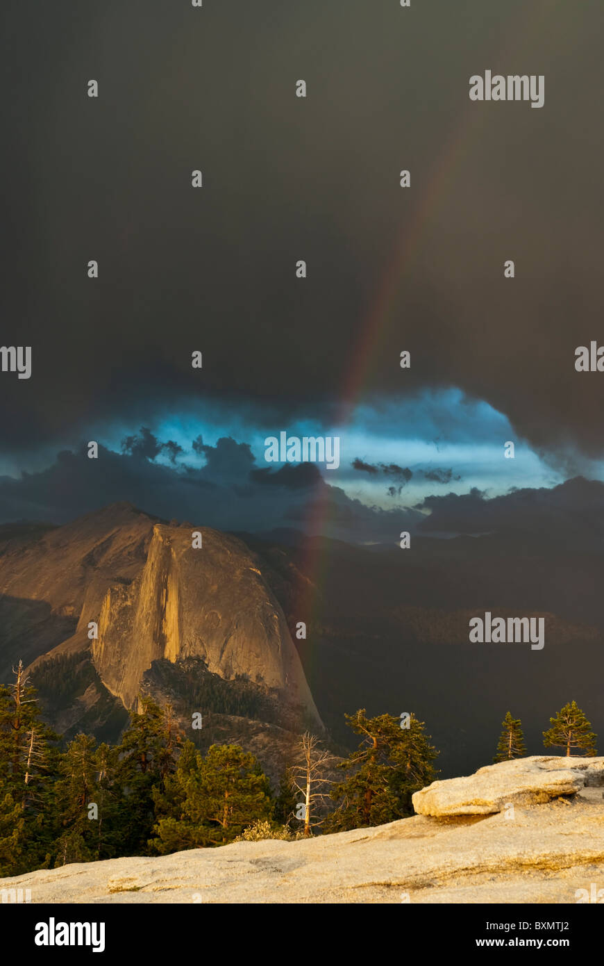Sentinel dome trail hi-res stock photography and images - Alamy