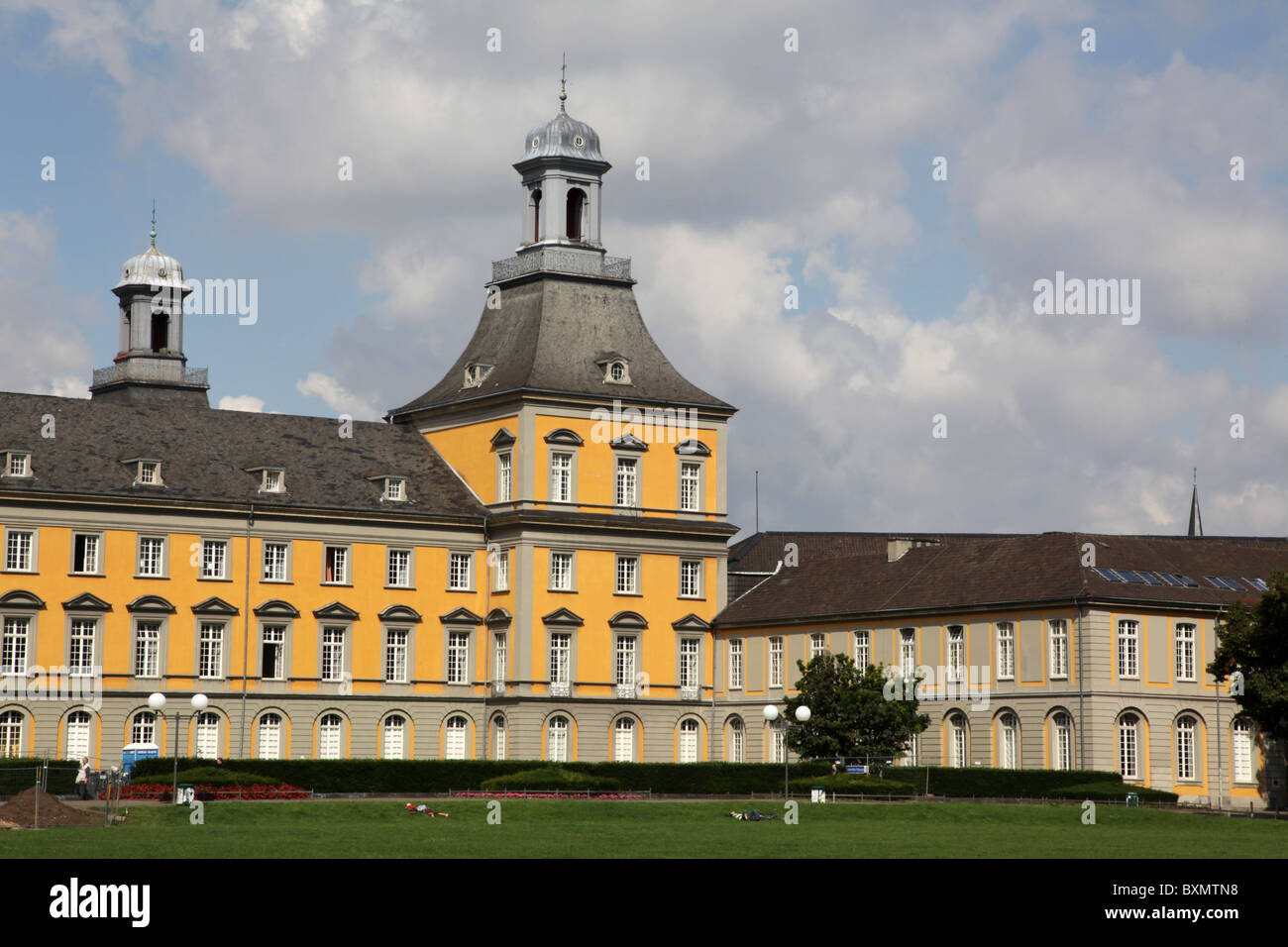 Yellow building bonn hi-res stock photography and images - Alamy