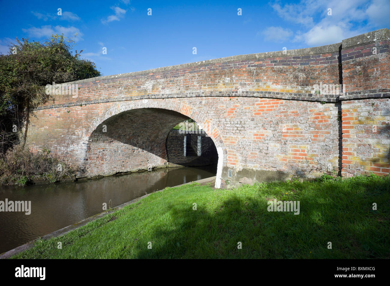 The Worcester and Birmingham canal at Tardebigge canal village in ...