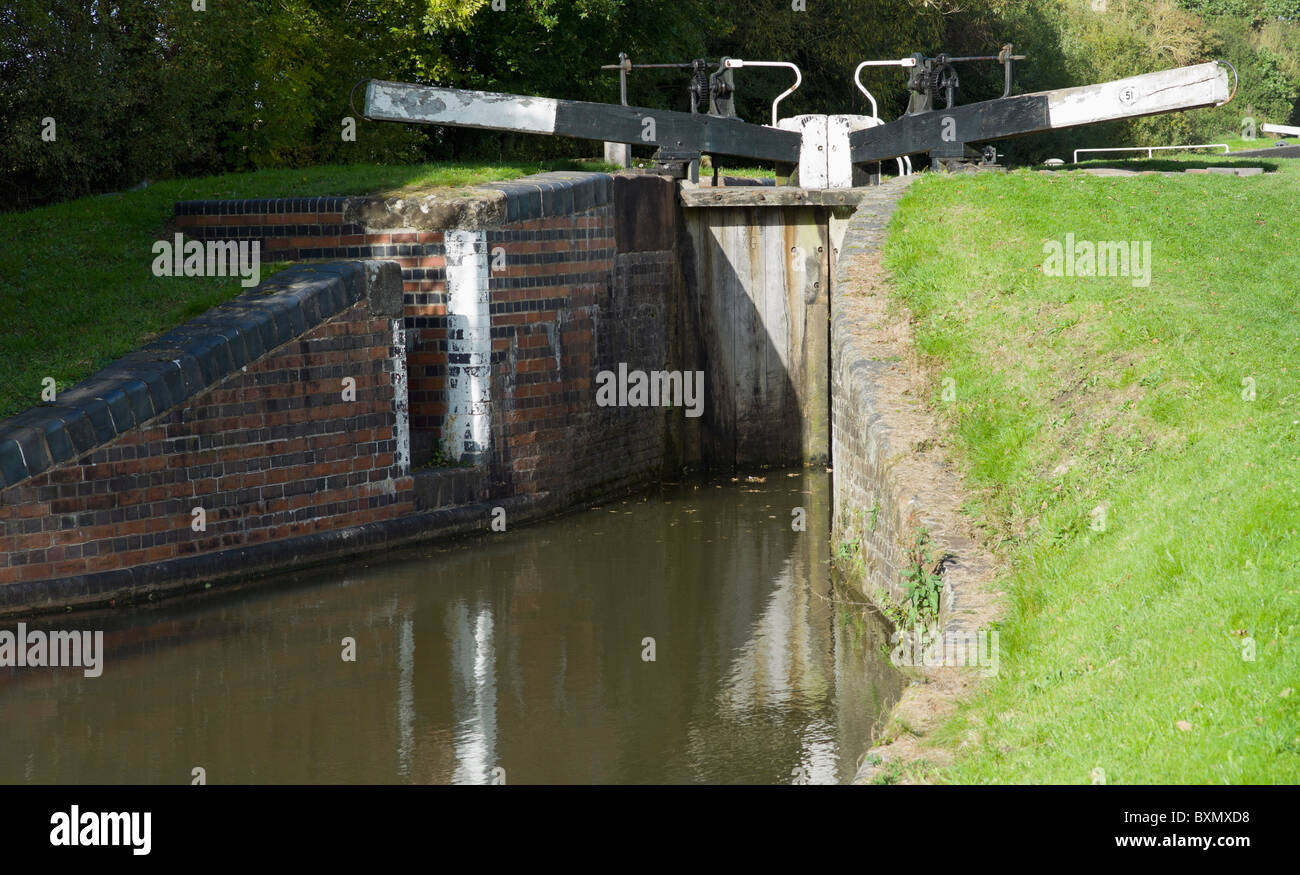 The Worcester and Birmingham canal at Tardebigge canal village in ...