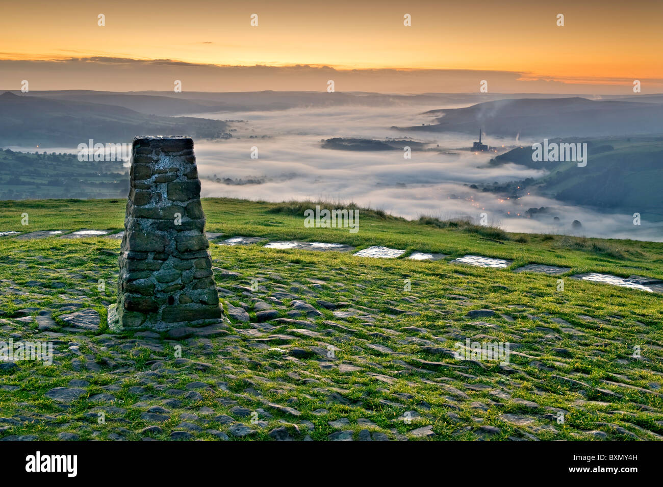 Mam tor peak district hi-res stock photography and images - Alamy