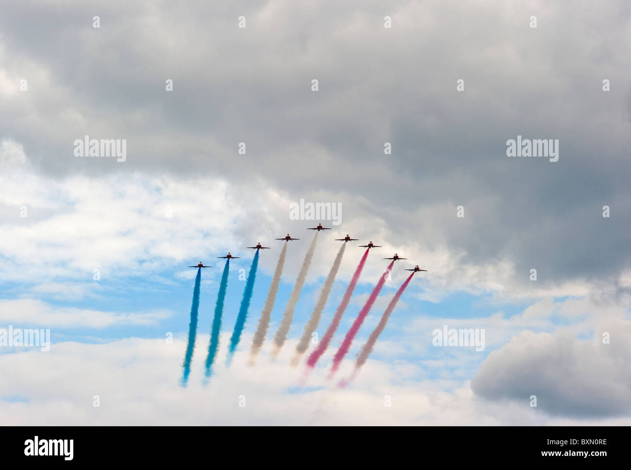 Red Arrows air display at the 2010 Farnborough Air Show Stock Photo - Alamy