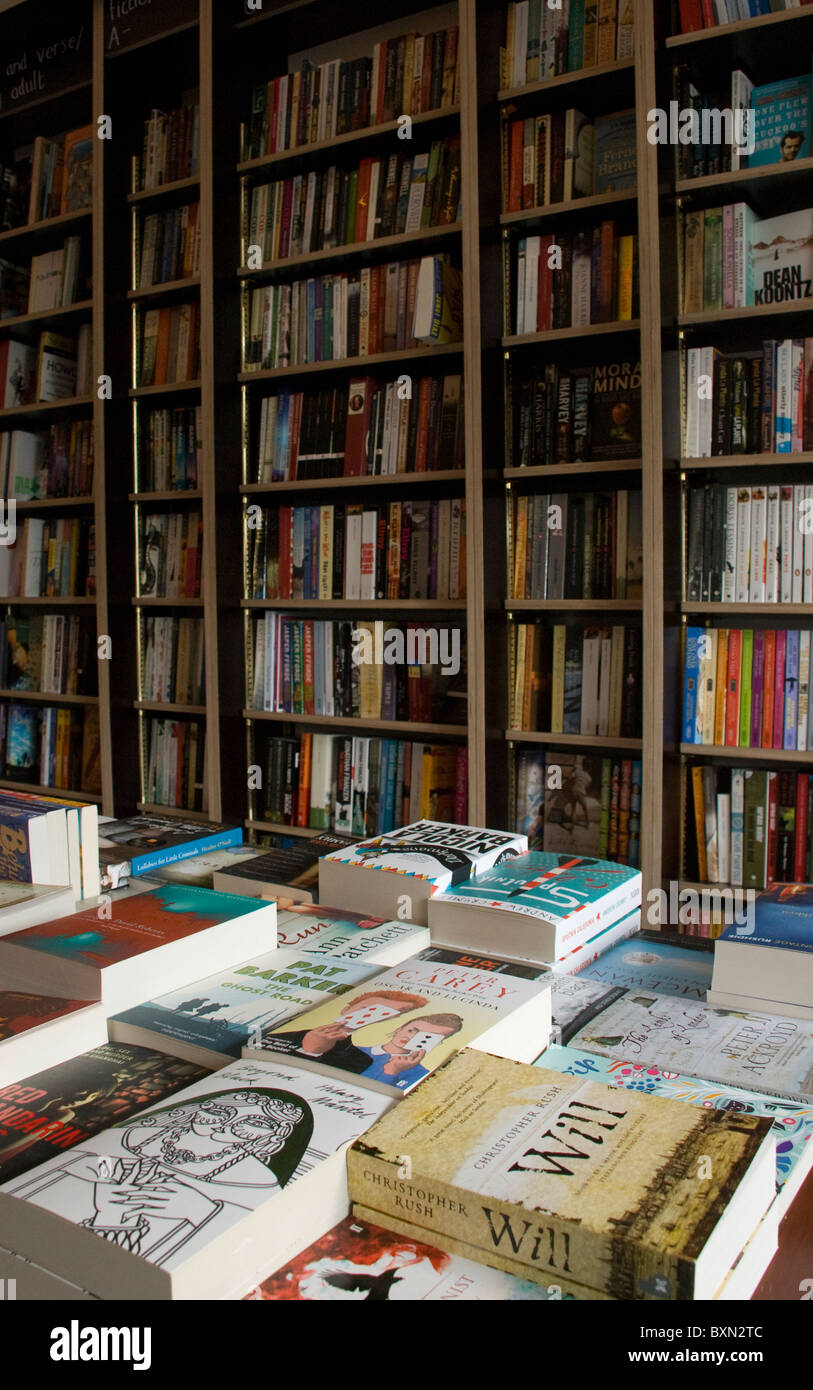 Bookshop display hi-res stock photography and images - Alamy