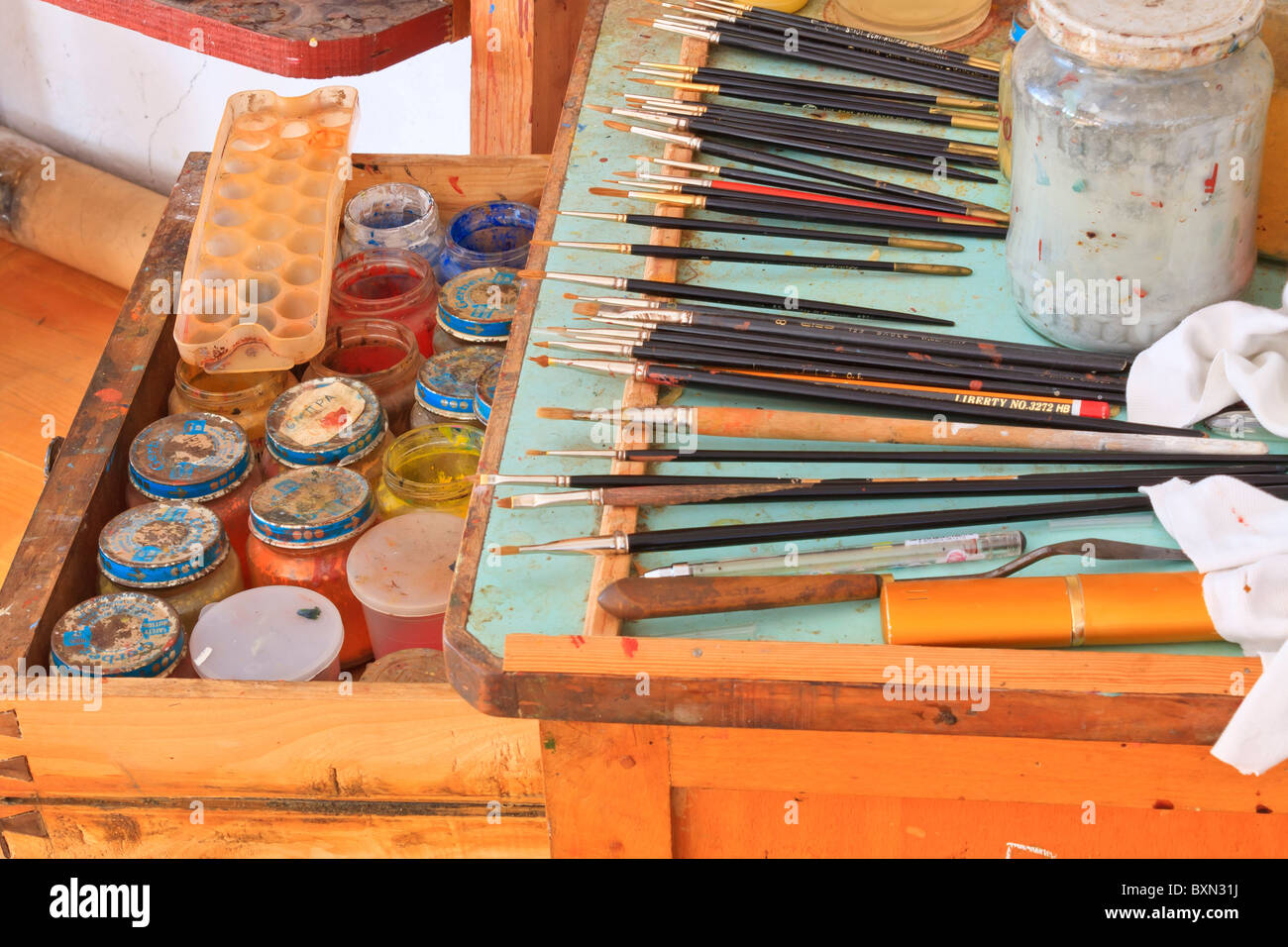 Art Tools, dyes and brushes Stock Photo - Alamy