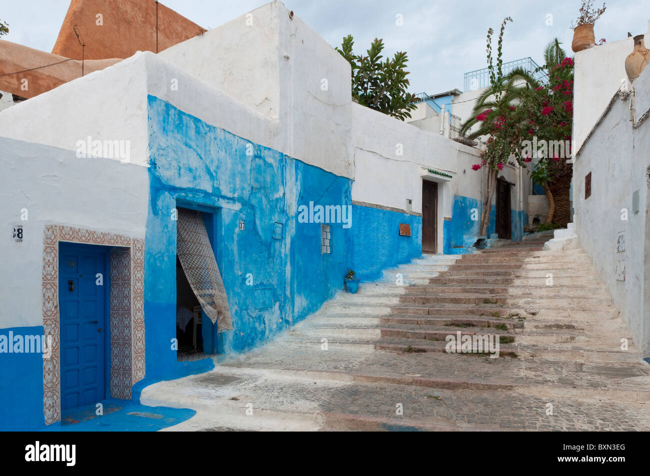 Morocco stairs building hi-res stock photography and images - Alamy