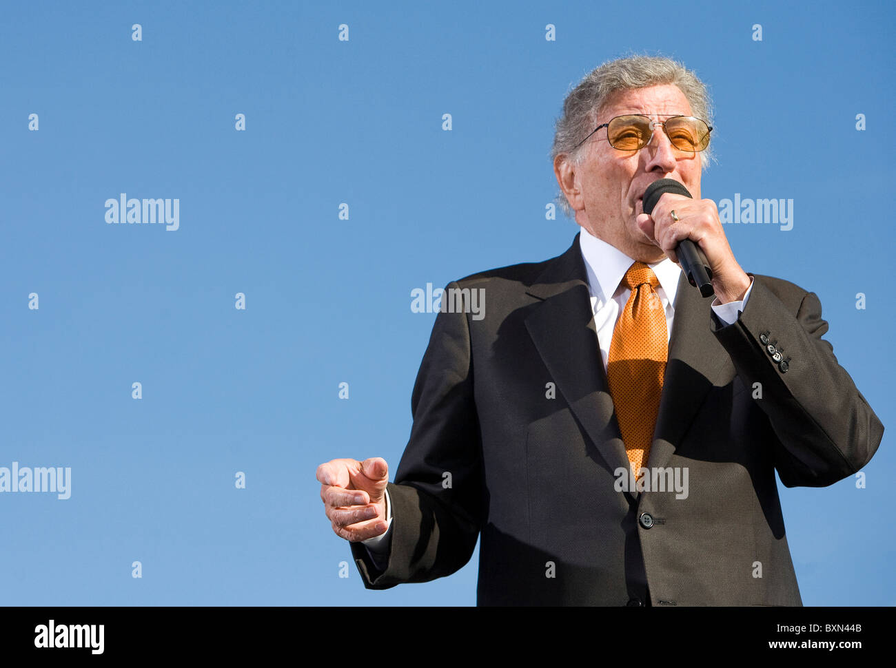 Tony bennett hi-res stock photography and images - Alamy
