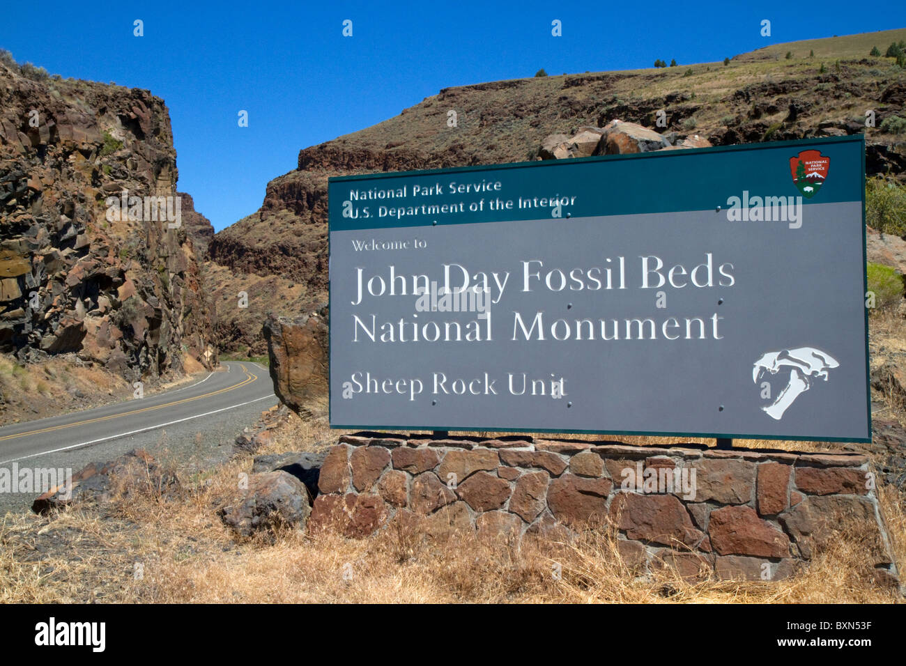 Entrance sign for John Day Fossil Beds National Monument Sheep Rock ...