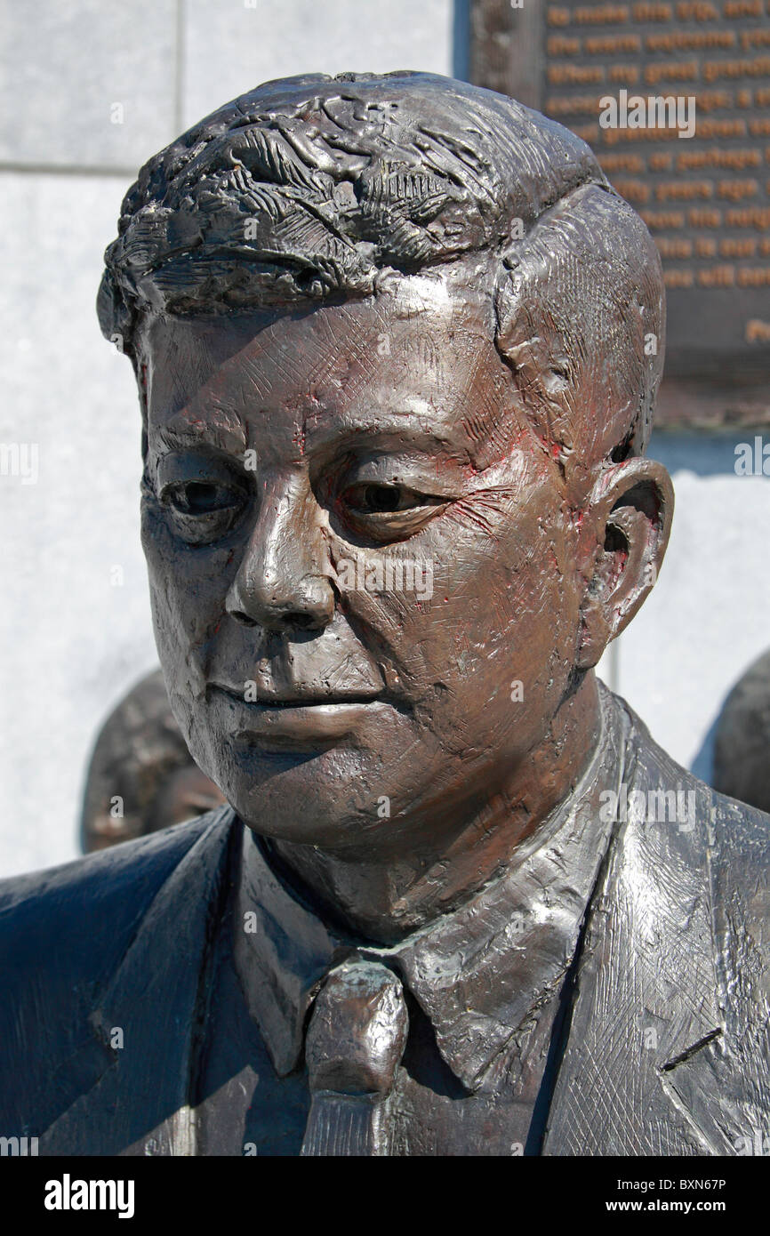 John f kennedy statue hi-res stock photography and images - Alamy