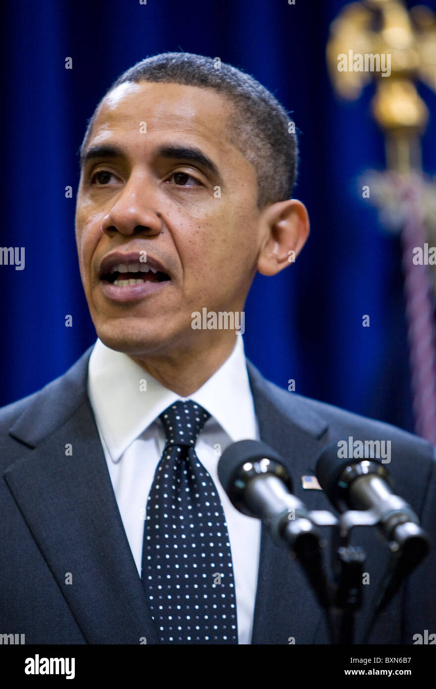 President and media hi-res stock photography and images - Alamy