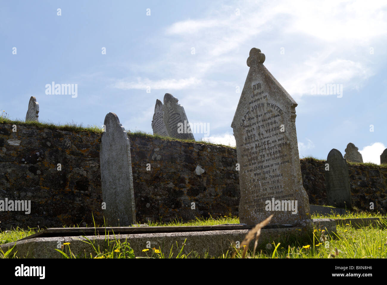 Barnoon cemetery hi-res stock photography and images - Alamy