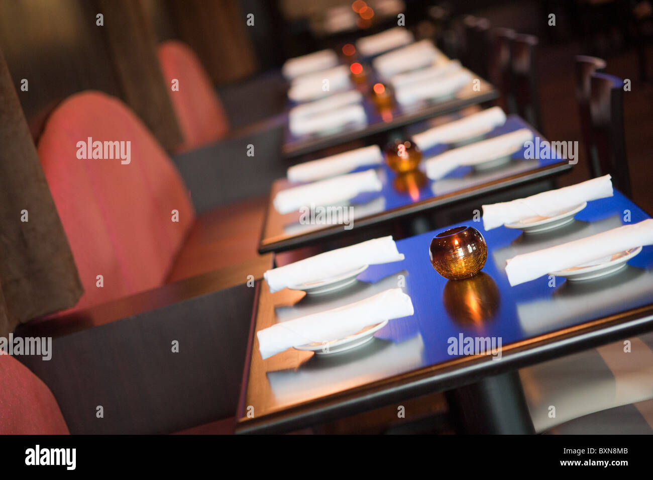 table settings, restaurant Stock Photo - Alamy