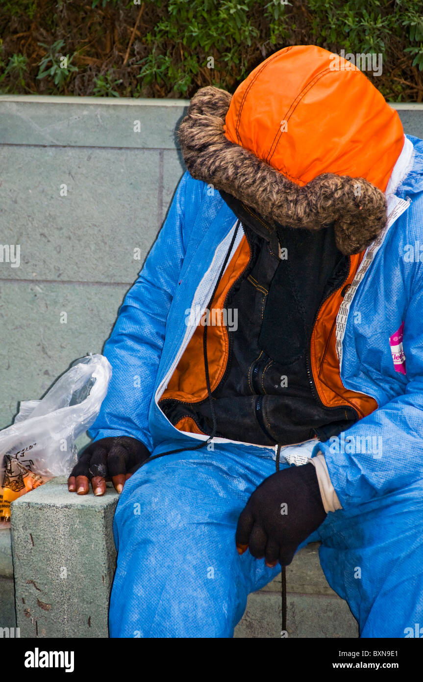Men drunk passed out hi-res stock photography and images - Alamy