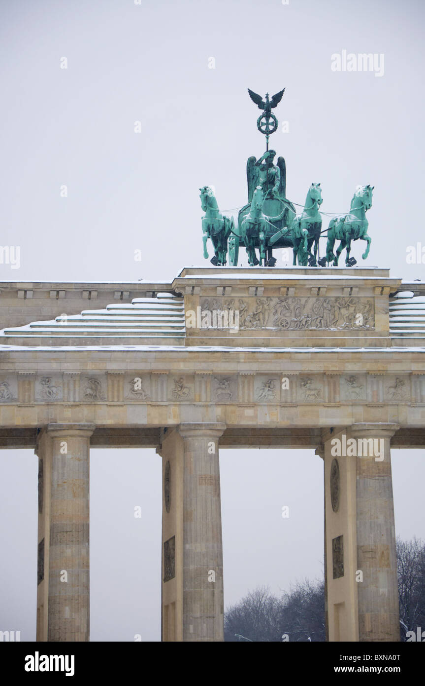 Brandenburger gate detailed view Stock Photo - Alamy