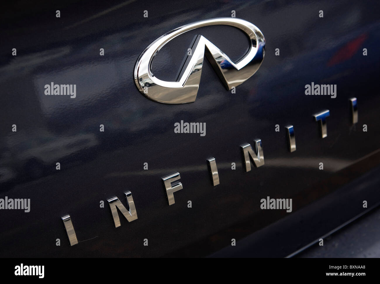 A Infiniti car dealership Stock Photo - Alamy
