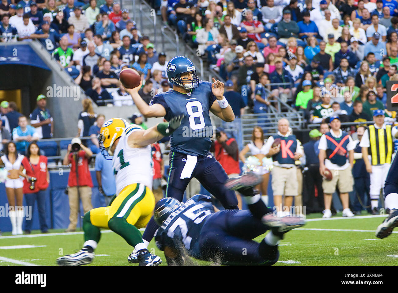 NFL football teams the Seattle Seahawks playing the Green Bay Packers ...