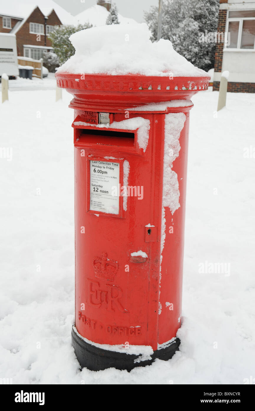 Post Box In The Snow High Resolution Stock Photography and Images - Alamy