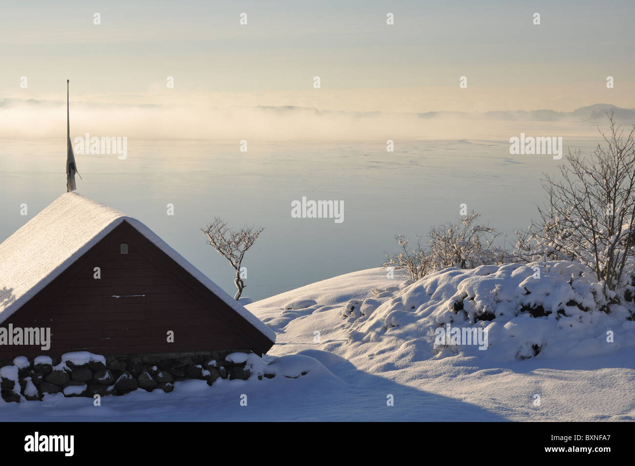 Snowy landscape by the sea hi-res stock photography and images - Alamy