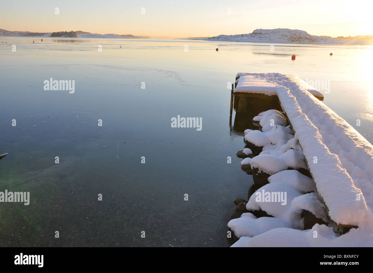 Ice on sea hi-res stock photography and images - Alamy