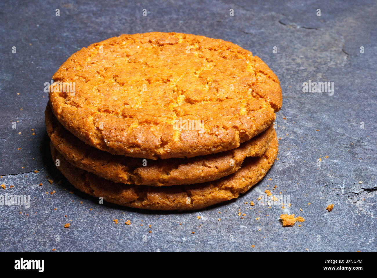 Ginger biscuits hi-res stock photography and images - Alamy