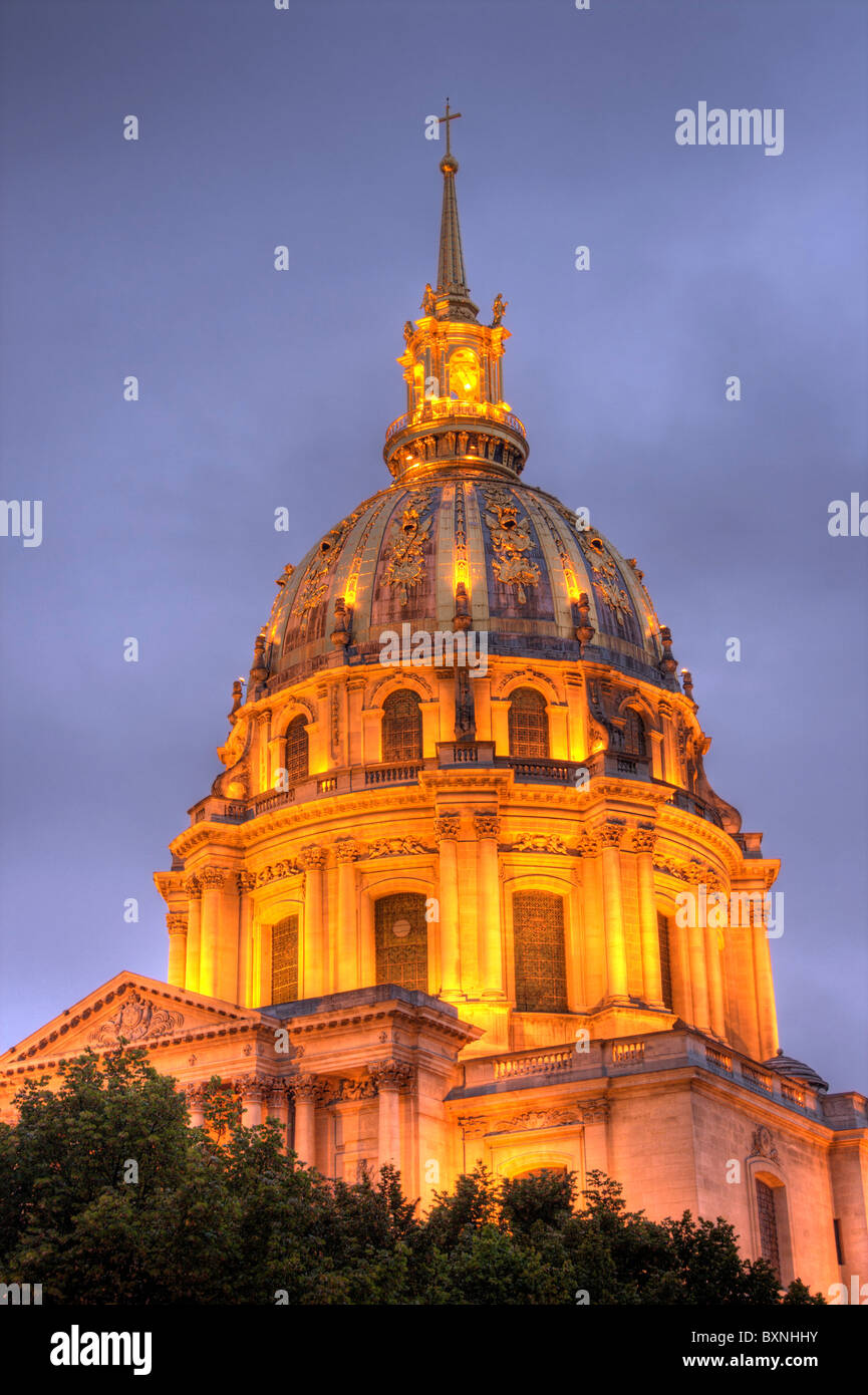 Invalides dome hi-res stock photography and images - Alamy