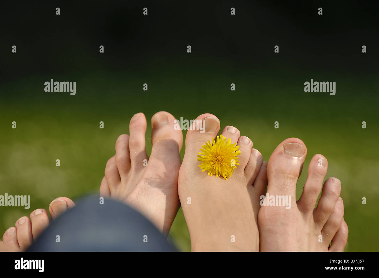 Man and woman feet hi-res stock photography and images - Alamy