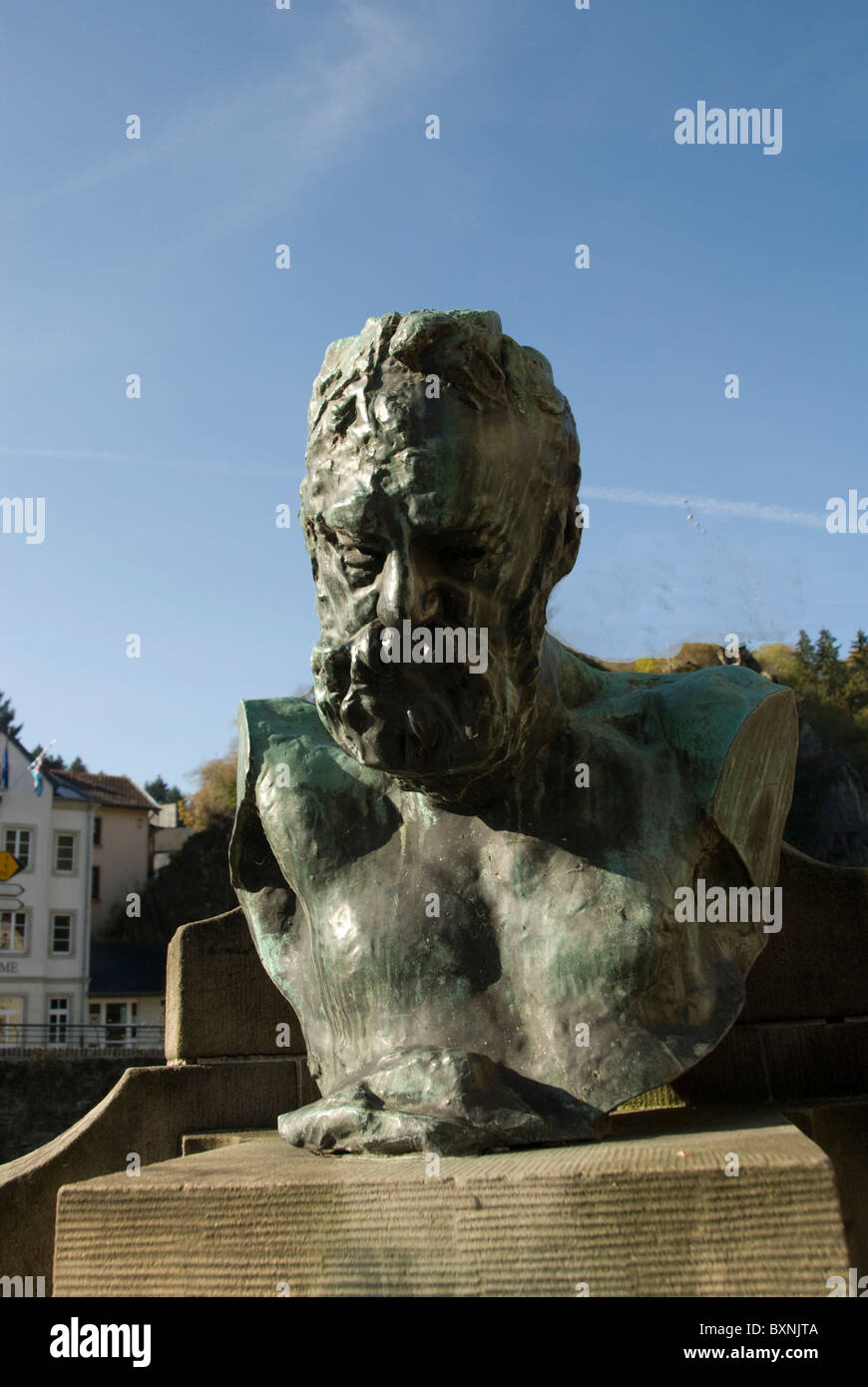Victor hugo sculpture hi-res stock photography and images - Alamy