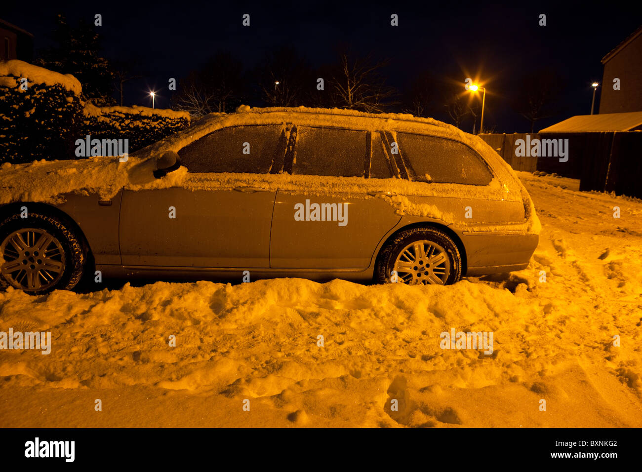 Car driveways hi-res stock photography and images - Alamy