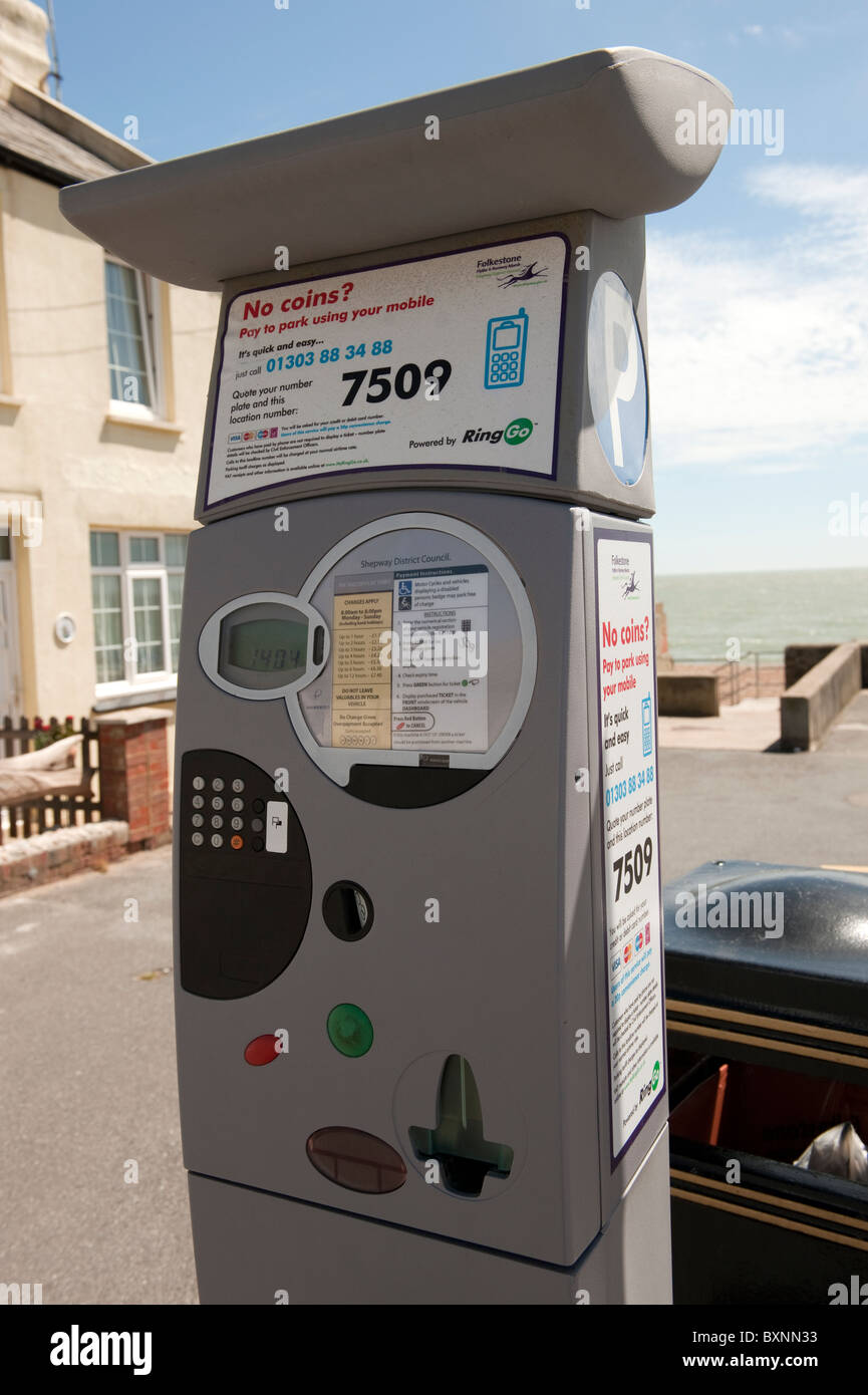 Parking Ticket Machine with Pay Using Mobile Notice Stock Photo - Alamy