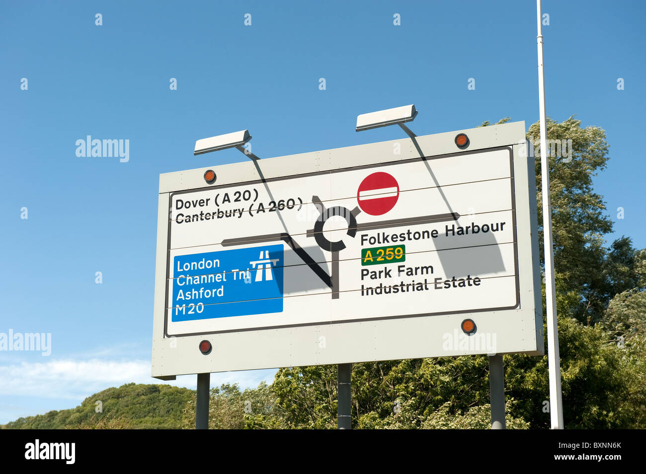 Road sign Dover Canterbury Folkestone London Stock Photo - Alamy