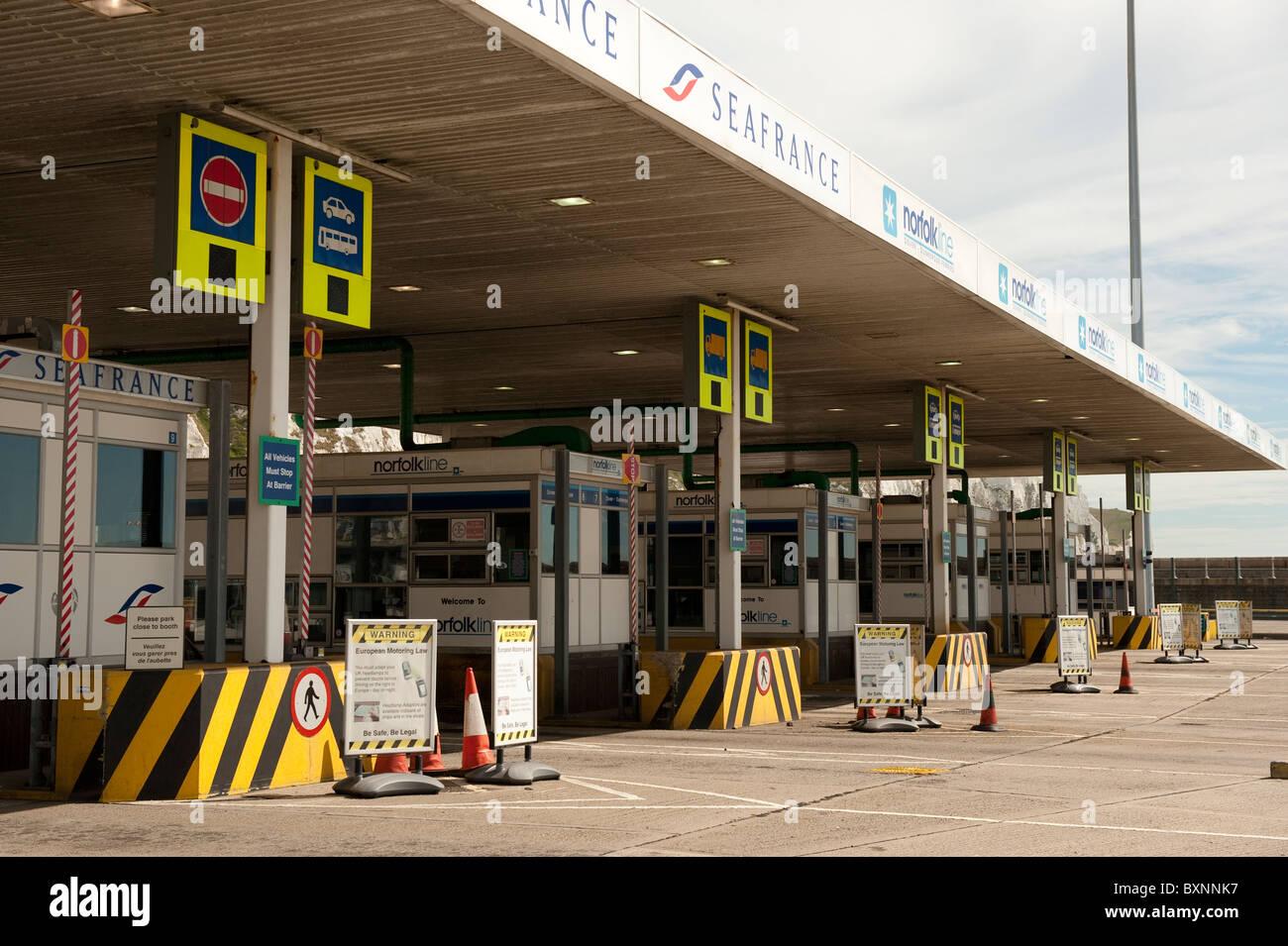 Ferry check in hi-res stock photography and images - Alamy