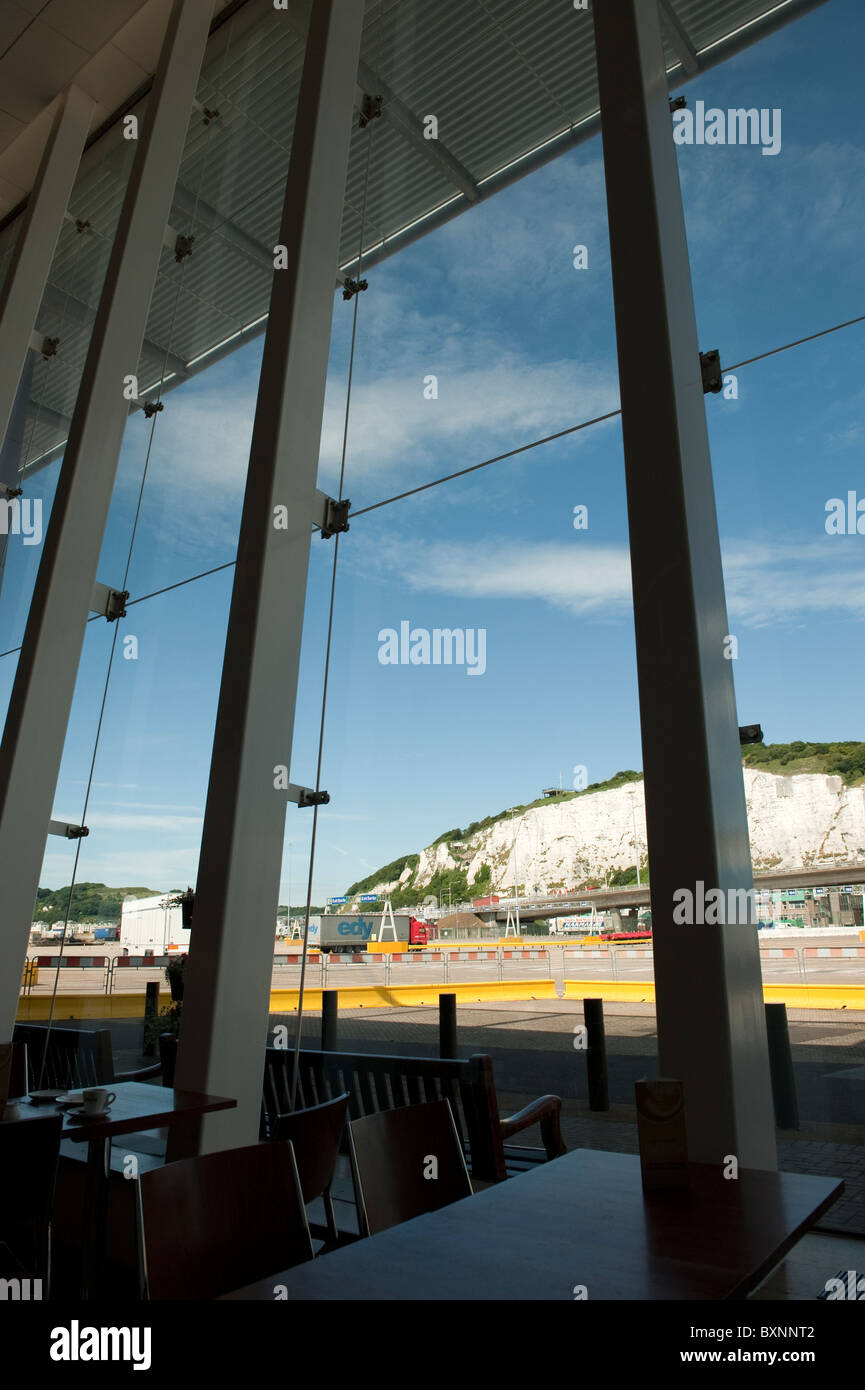 Dover ferry hi-res stock photography and images - Alamy