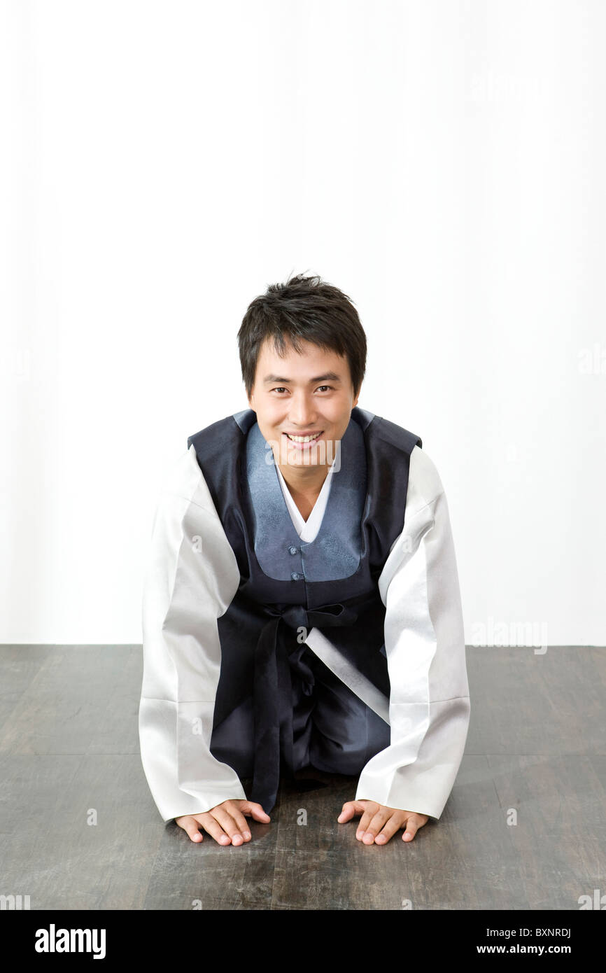 Korean man in traditional dress hi-res stock photography and images - Alamy